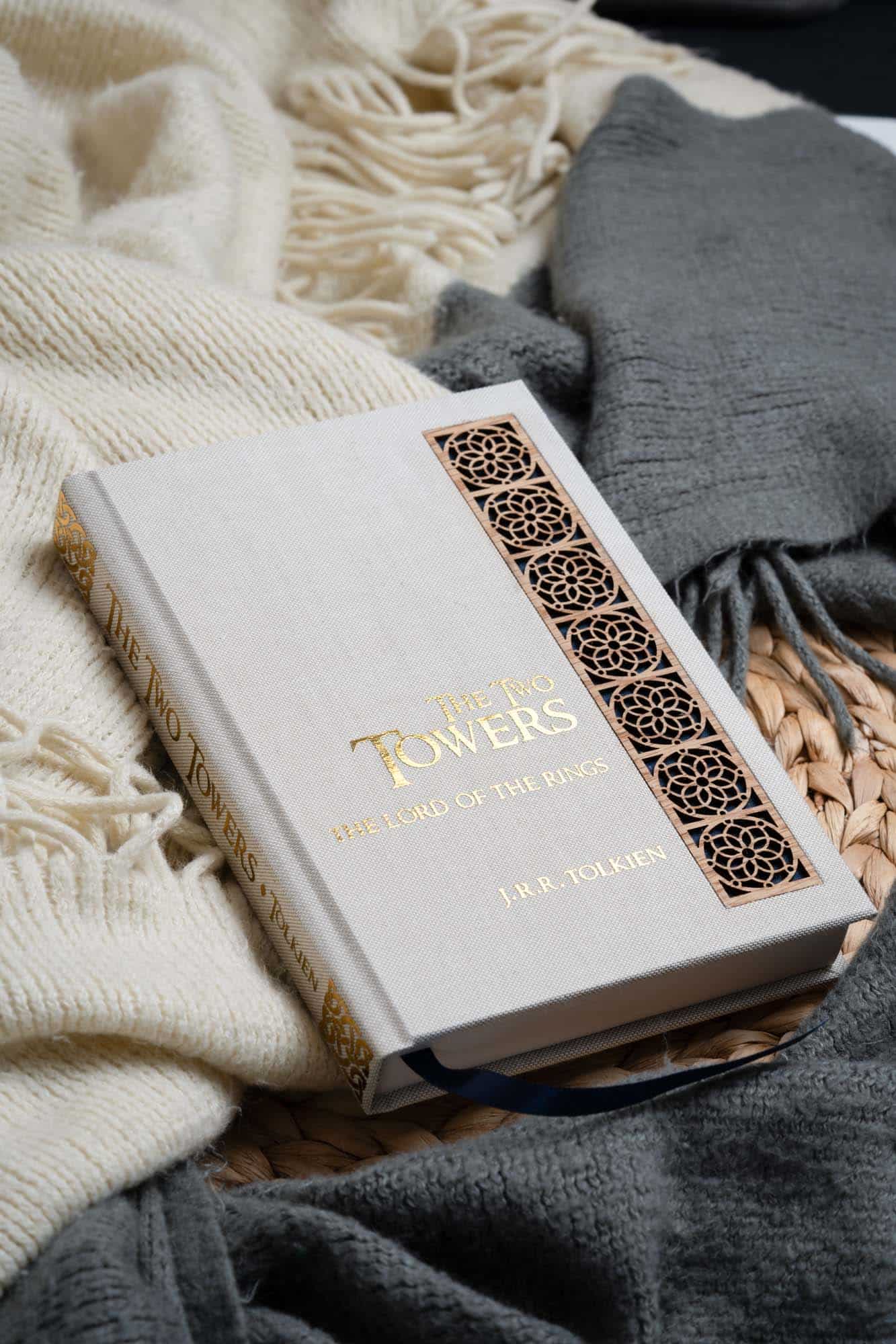 The Two Towers - Lord of the Rings Book #2 - Everly & Loft